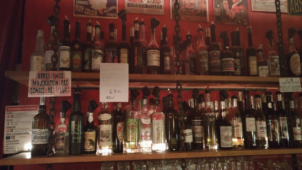 Where to find (and drink) the famous Absinthe in Paris ...