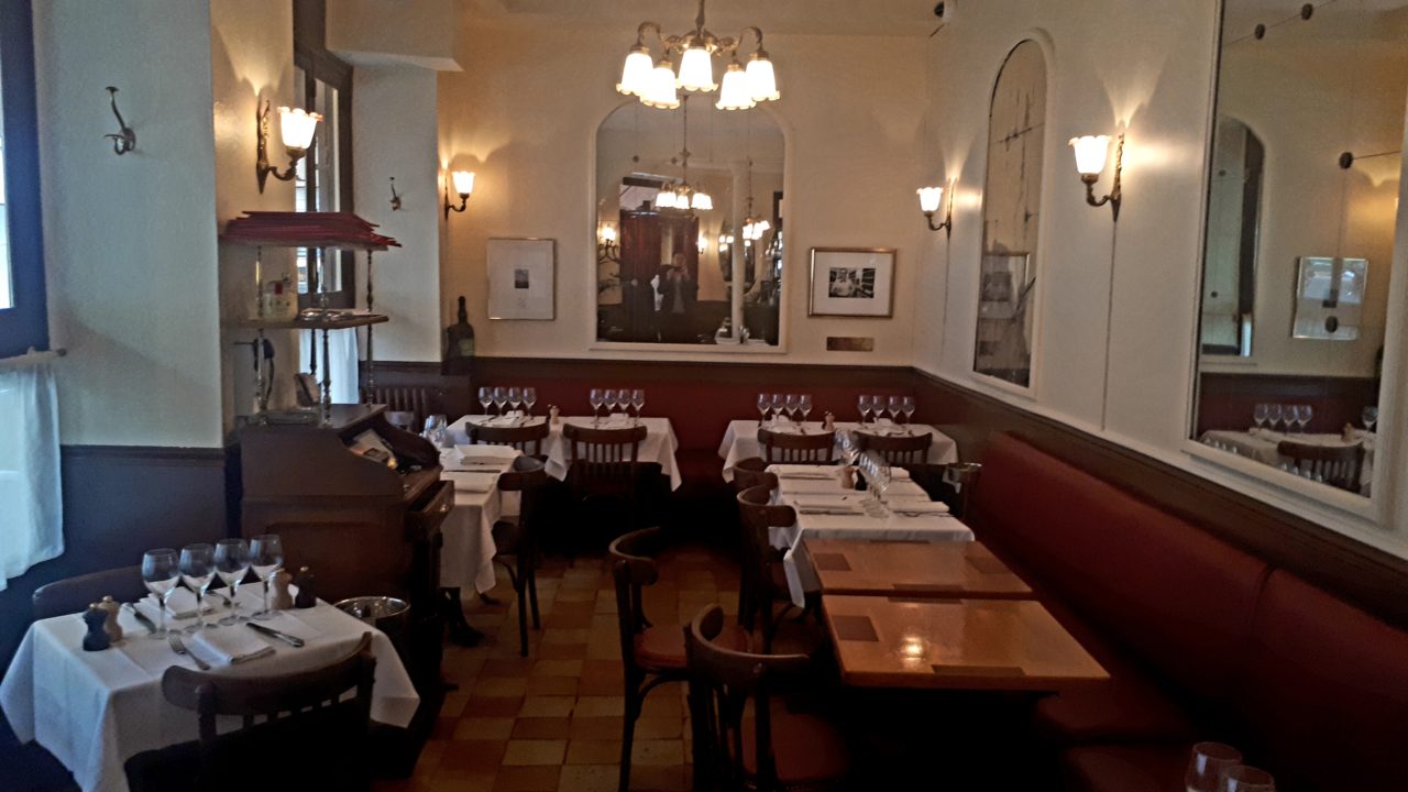 Since 1945, Chez Fred, a traditional gastronomy address in Pereire ...