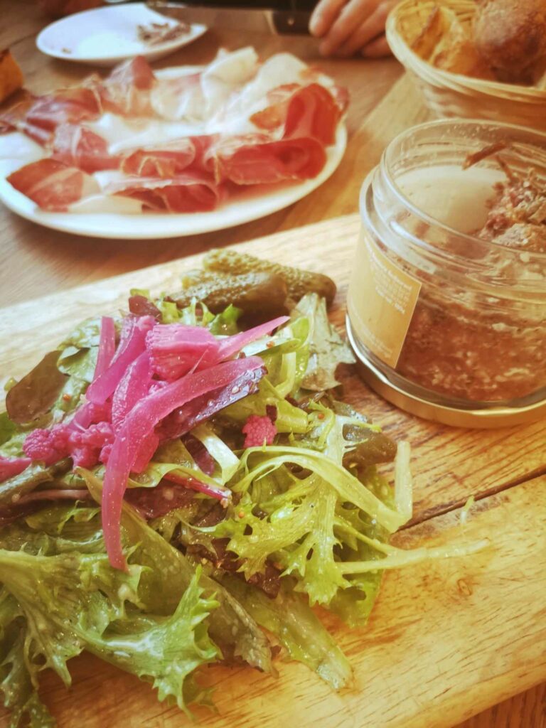 Bidoche is more than a butchery but a premium meat restaurant in Paris ...