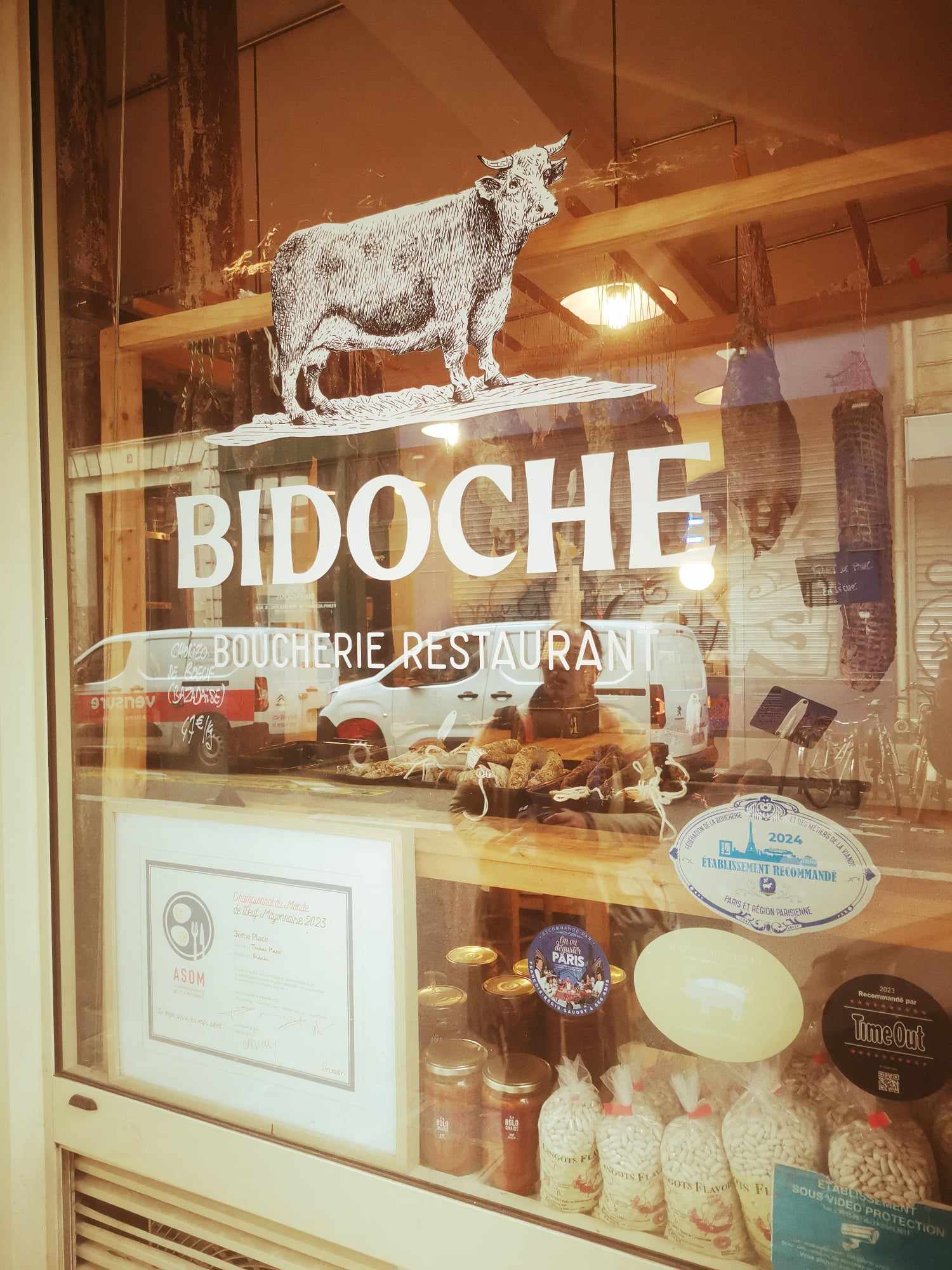 Bidoche is more than a butchery but a premium meat restaurant in Paris ...